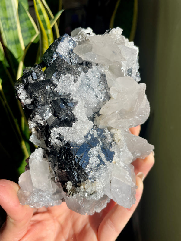 UV Reactive Calcite, Pyrite & Sphalerite from the Trepča Mine, Kosovo ...